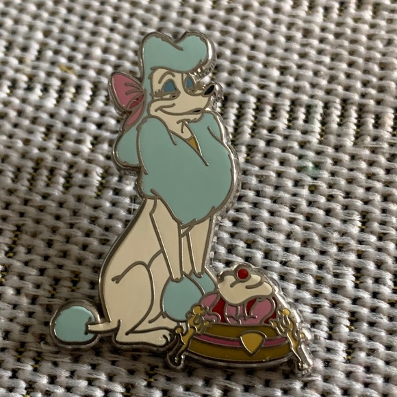 Disney | Jewelry | Disney Soda Fountain Georgette Le 40 Ptd Pin Trader ...